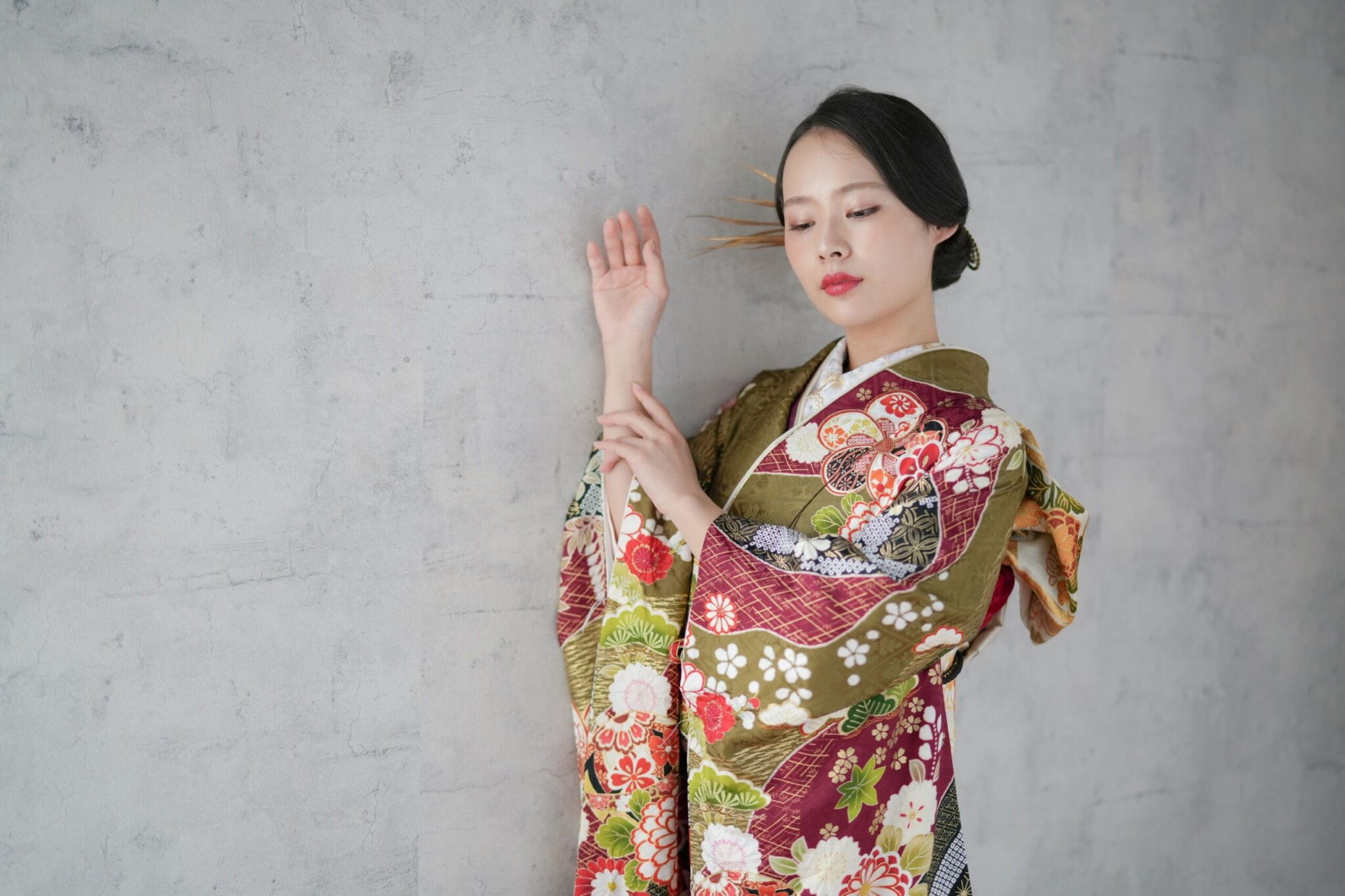 黄緑振袖で咲かせる晴れ姿。爽やかに彩る成人式の一着 | 成人式振袖レンタル&前撮り写真ふりそでもりの(横浜･川崎)